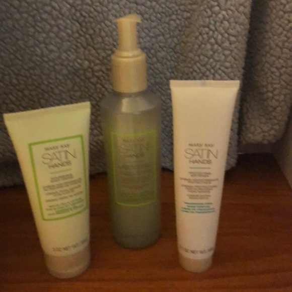 Mary Kay | Bath & Body | Mary Kay Satin Hands White Tea And Citrus Full ...